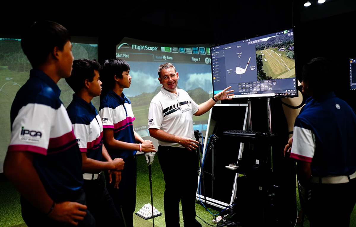 IPGA 코치진과 시설 | The American School of Bangkok